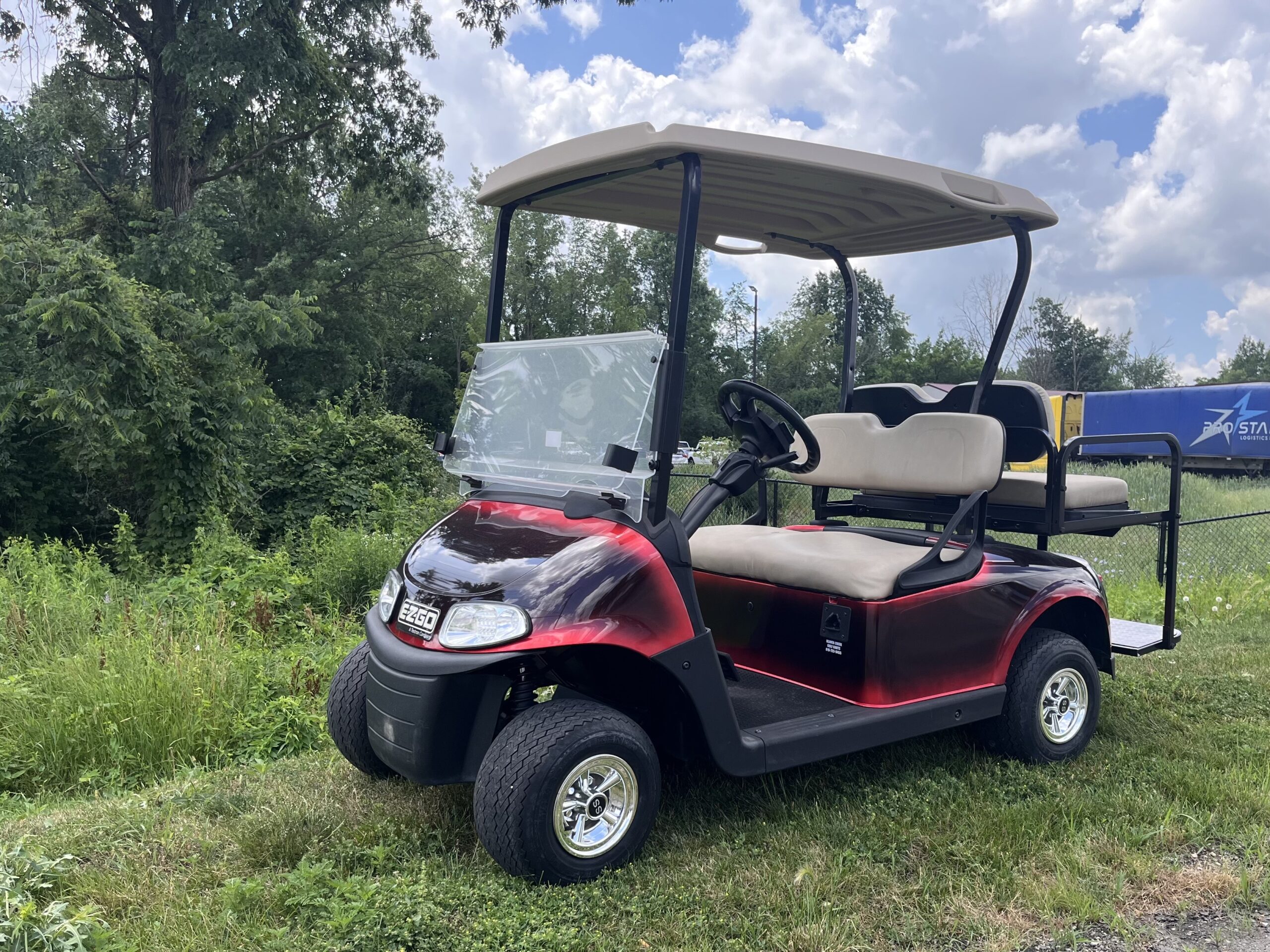 EZ-GO CUSTOM BODY RXV GOLF CART - Beaver Creek Golf Carts
